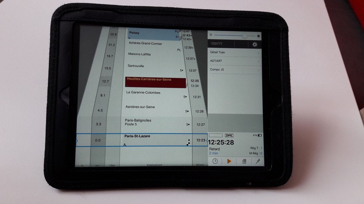 La tablette, fidèle compagnon de route du conducteur